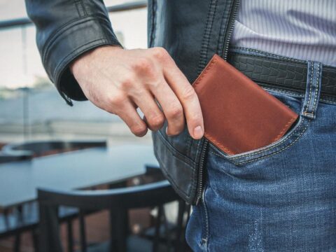 Best Front Pocket Wallets For Men: Slim, Compact & Convenient | Dapper ...