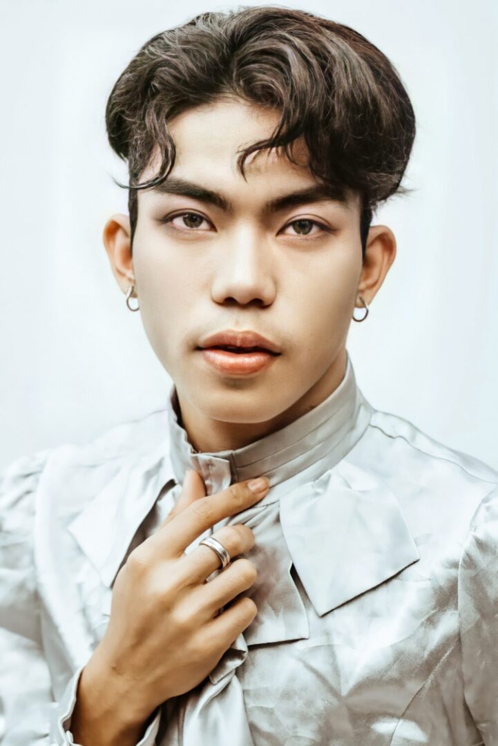 Best Hoop Earrings For Men: Cool, Stylish & Extremely Versatile ...