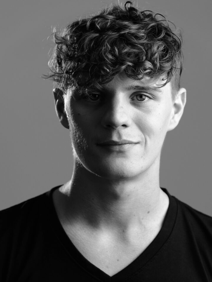 Get the Look: 8 Best Textured Fringe Styles for Guys | Dapper Confidential