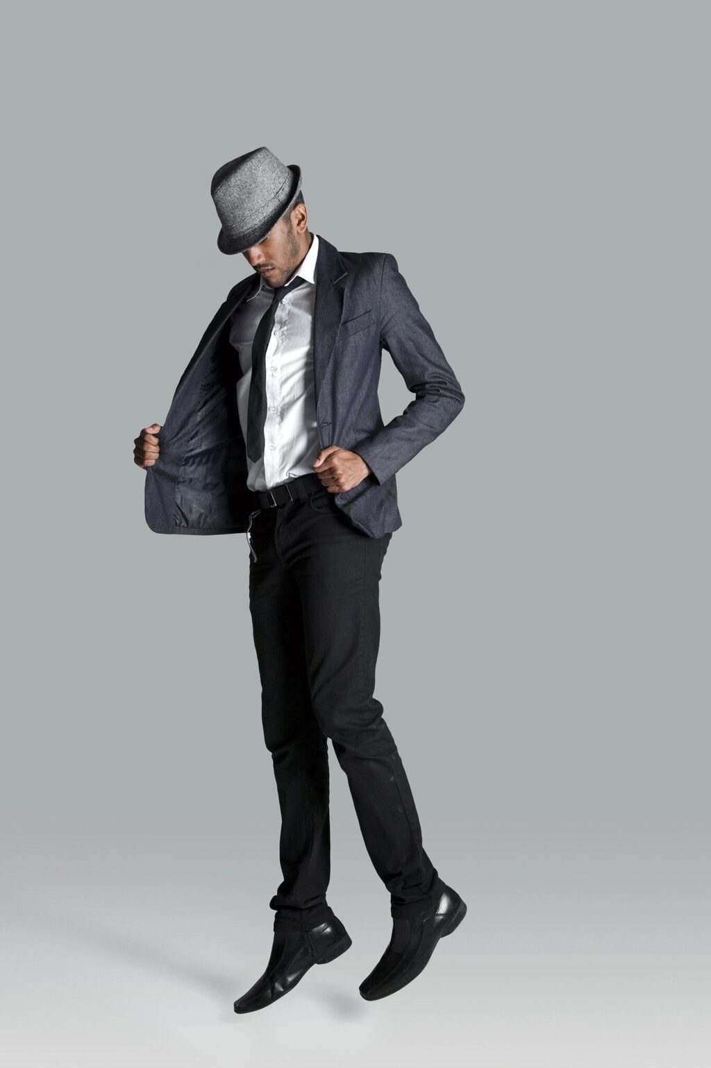 What is a Necktie? The Ultimate Guide to Wearing a Tie | Dapper ...